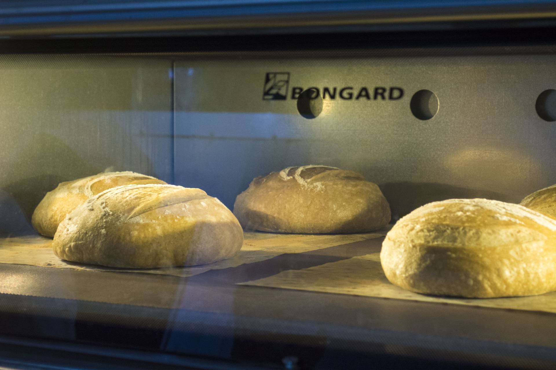 Importancia del Vapor en el Horneado de Pan Artesanal